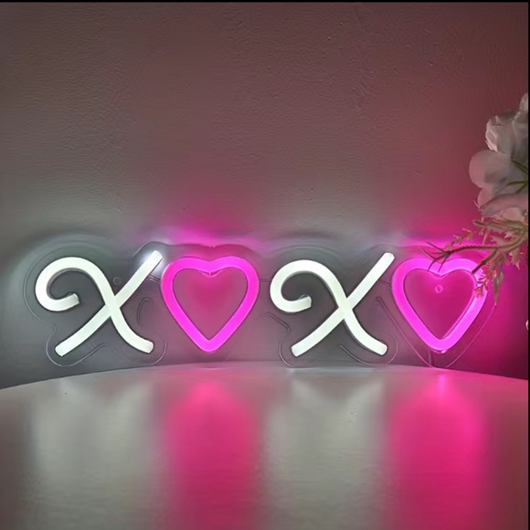 Wall Decor | Xoxo Heart Led Wall Sign | Poshmark